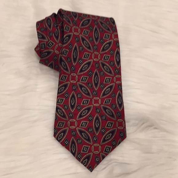Van Heusen | Accessories | 75 Off Bundle Of Ties100 Silk Mens Tie Euc ...